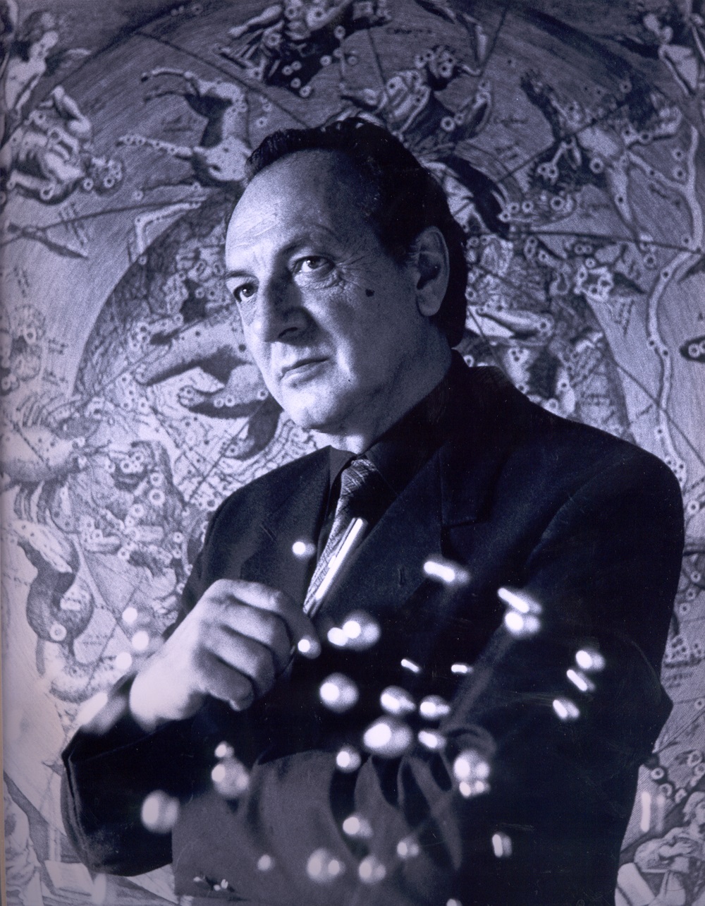 Том четвърти от събраните съчинения на Любен Дилов по случай 90-годишнината на автора | Kafene.bg