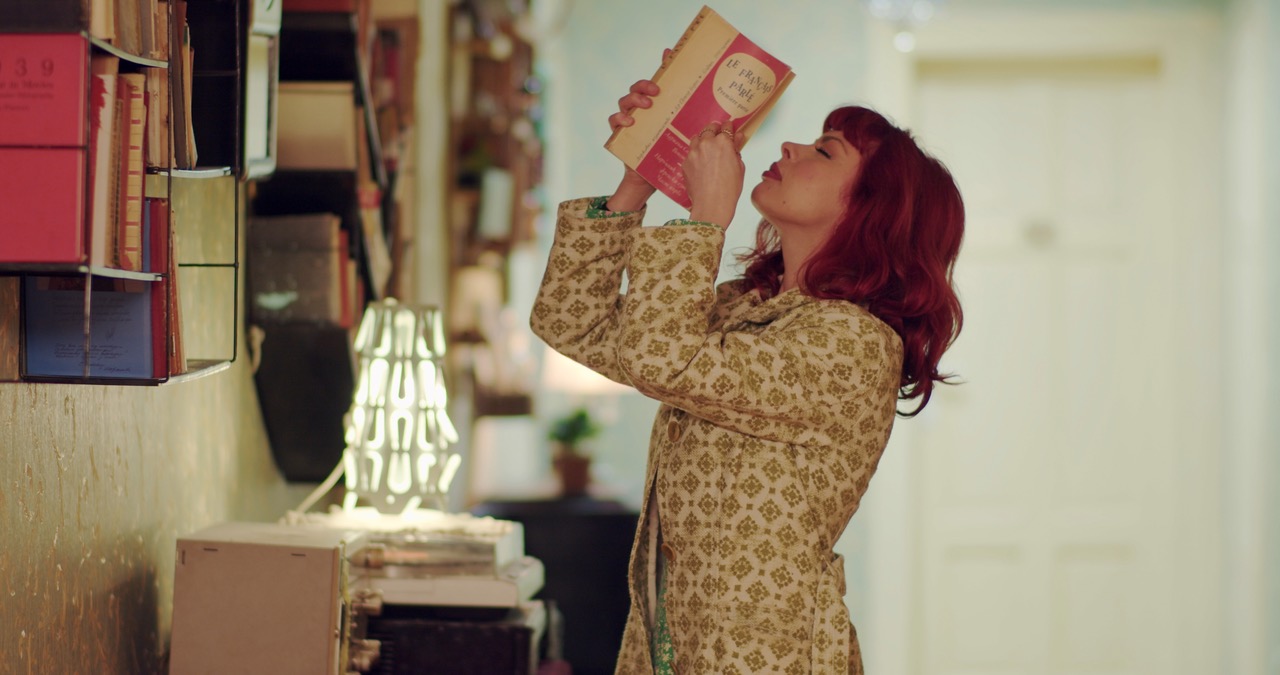 Певицата и актриса Ралица Ковачева-Бежан с ново видео | Kafene.bg